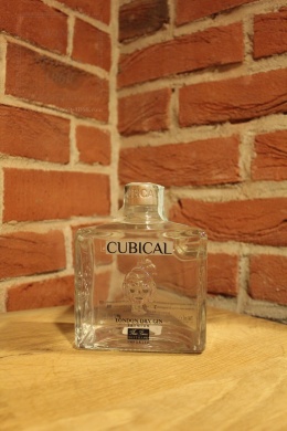 Wine and Spirits 1868 - Cubical Gin Premium